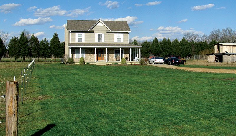 Tips on Caring for Your Lawn in the Fall - Hobby Farms