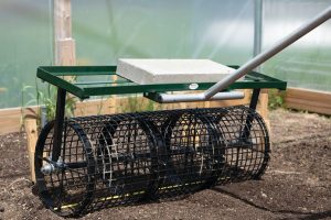 Time To Transplant? It's Dibble Time! - Hobby Farms