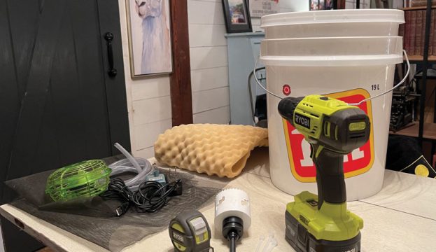 How to Keep Chickens Cool With a DIY Swamp Cooler - Hobby Farms