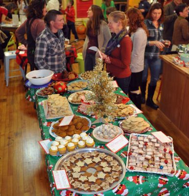 How to Host a Holiday Cookie Exchange - Hobby Farms