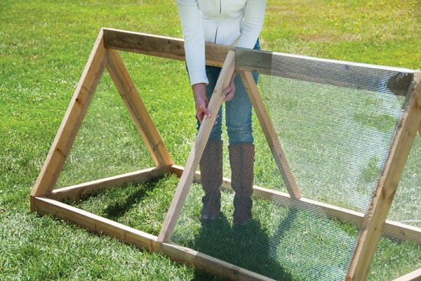 Pasture Your Poultry with This DIY Chicken Tractor – Hobby Farms